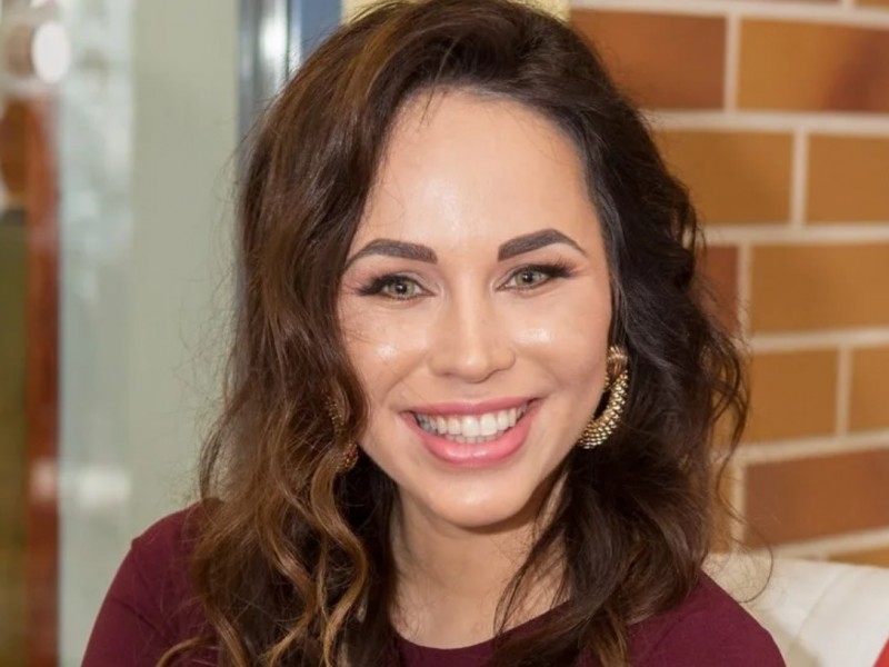 Sáfrány Emese így meséli el a gyermekének a múltjáról - Habostorta.hu