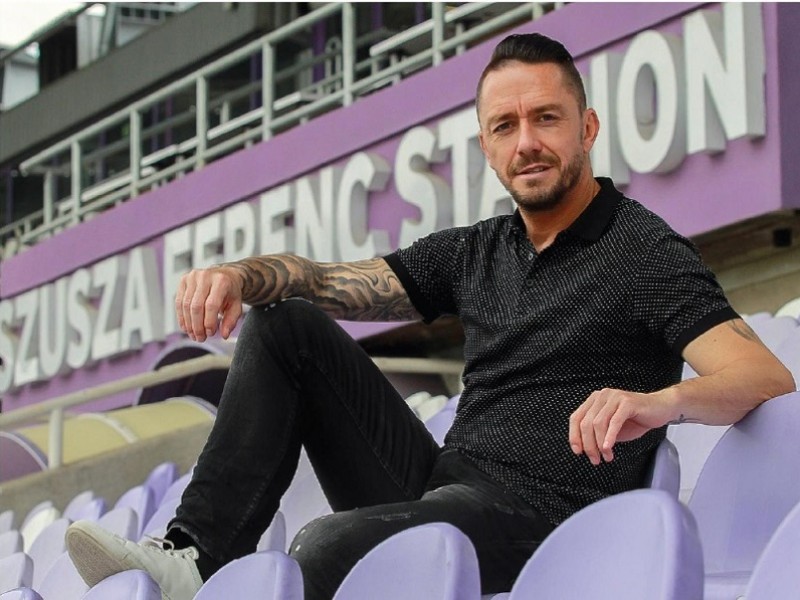 Kabát Péter hálás szüleinek - Habostorta.hu